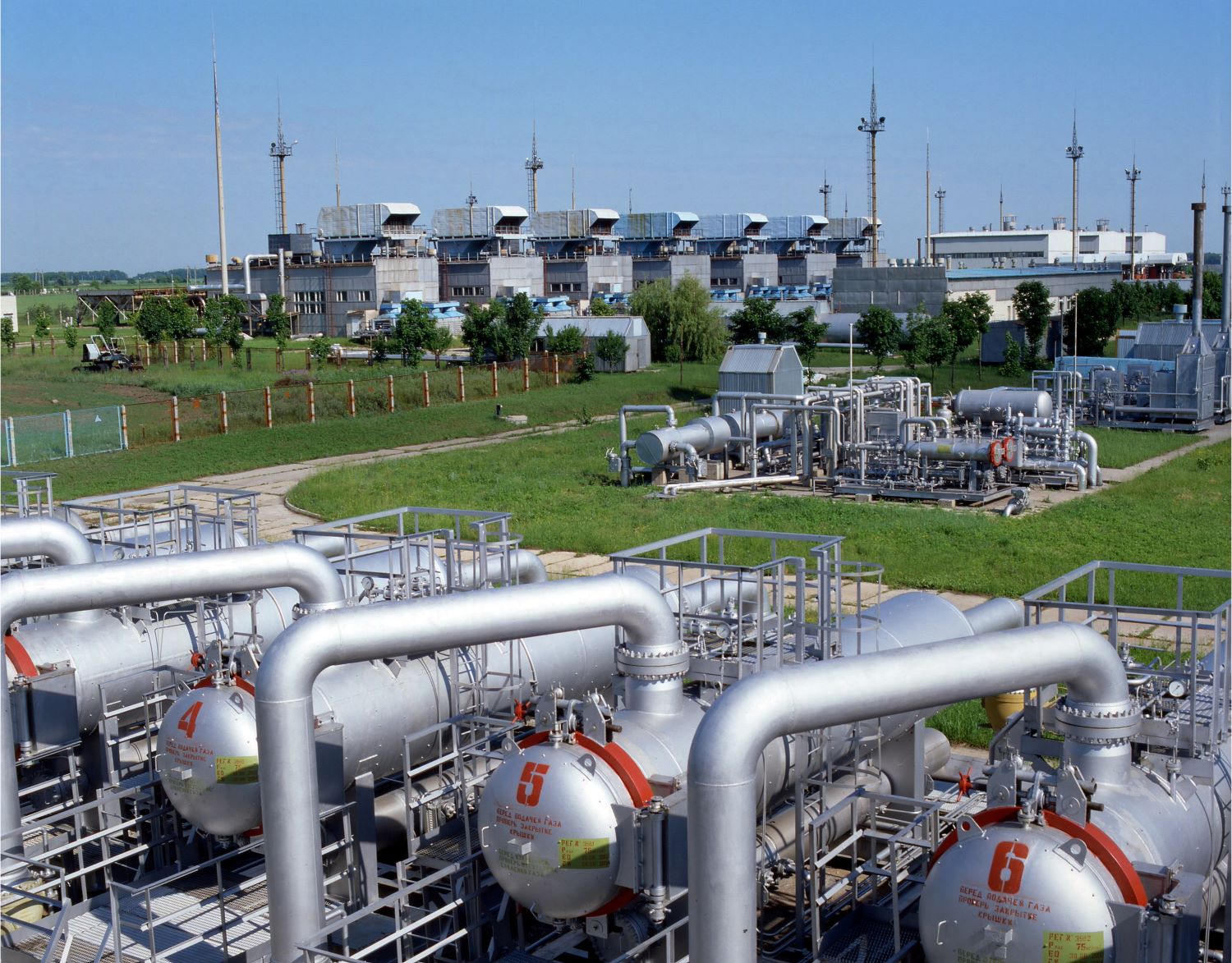 Enhanced Oil Recovery (EOR) - Computer Modelling Group Ltd.